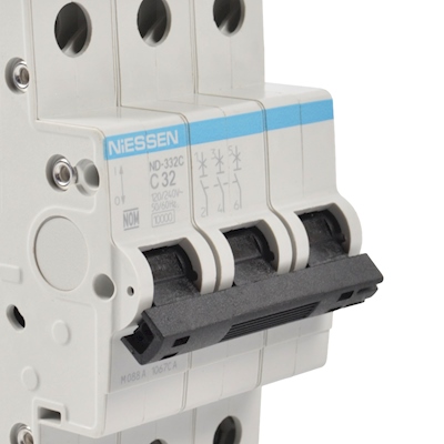 INTERRUPTOR TERMOMAGNÉTICO DE 3 POLOS 32 AMPERES NIESSEN | The Home Depot México